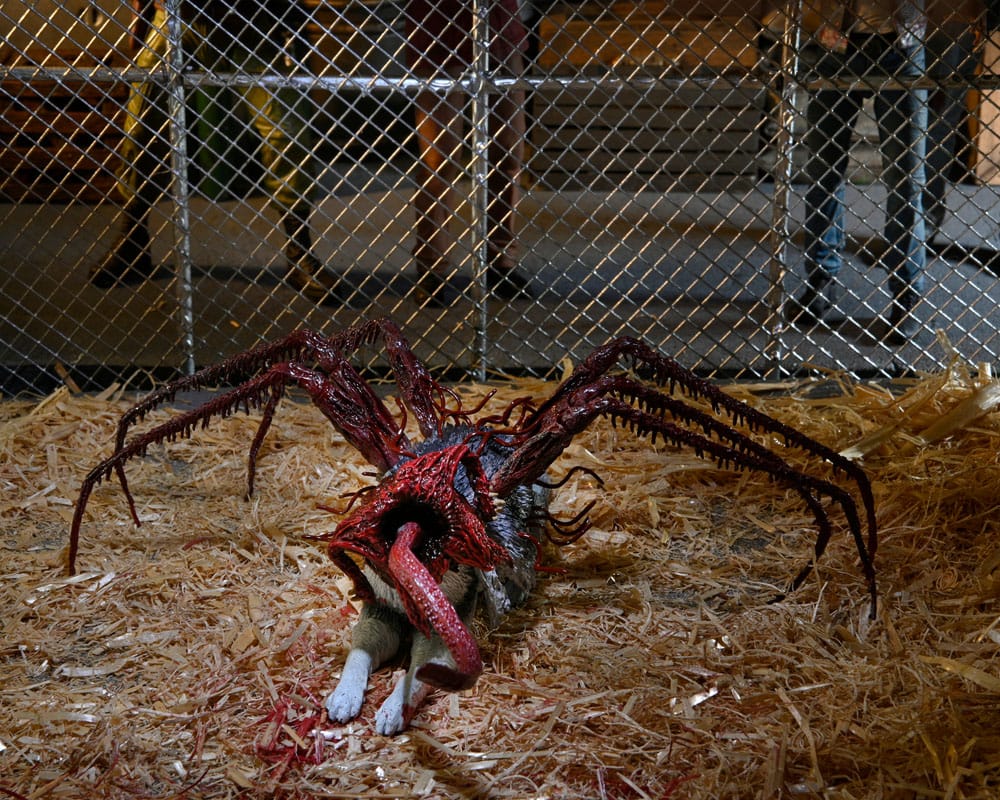 Figurka The Thing - Dog Creature Ultimate Deluxe