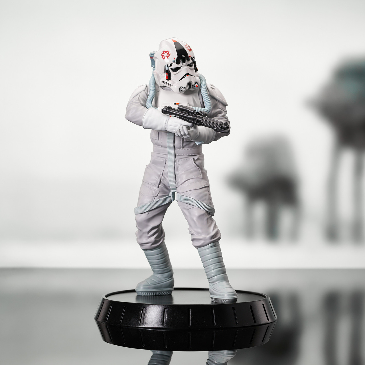 Figurka Star Wars: Imperium Kontratakuje Milestones 1/6 - AT-AT Pilot